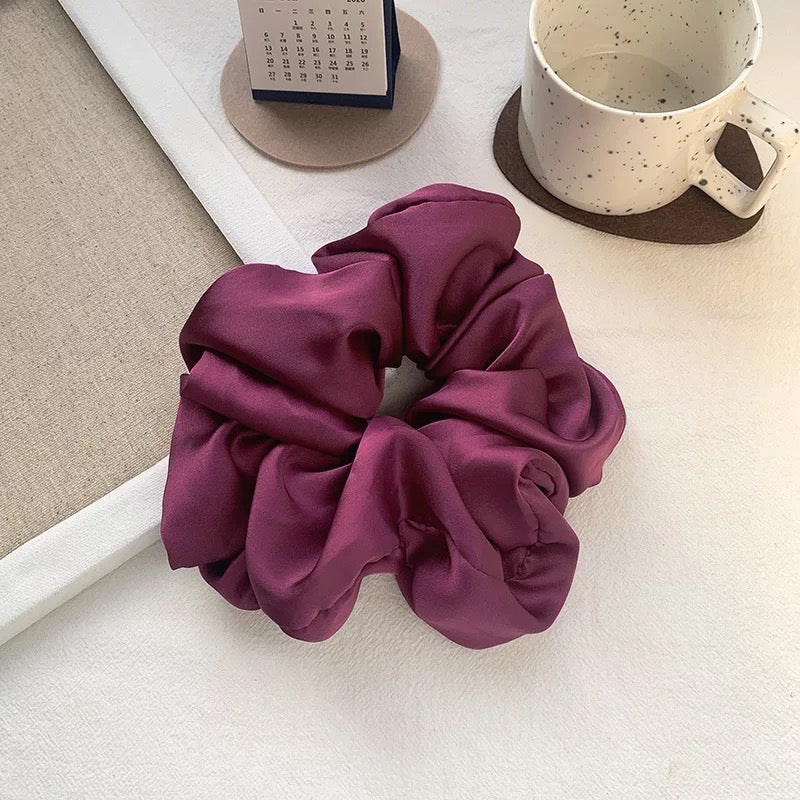 Silk Scrunchie - Wine Red – Zadeh Beauty